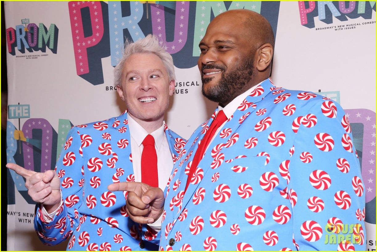 Kristin Chenoweth Is Crowned Prom Queen at Broadway's 'The Prom ...