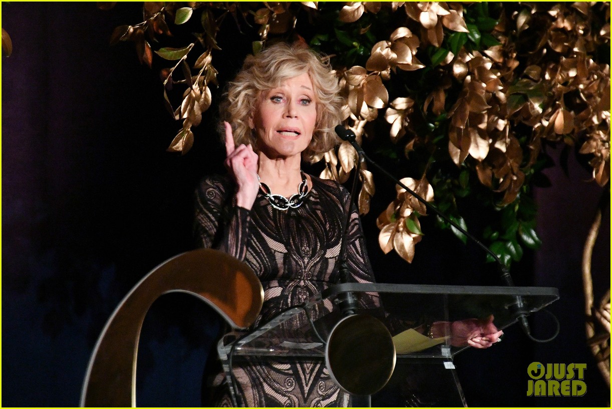 Grace & Frankie's Jane Fonda & Sam Waterston Share a Cute Moment at ...