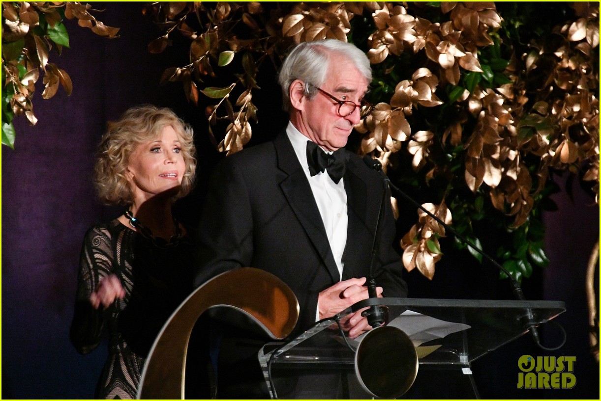 Grace & Frankie's Jane Fonda & Sam Waterston Share a Cute Moment at ...