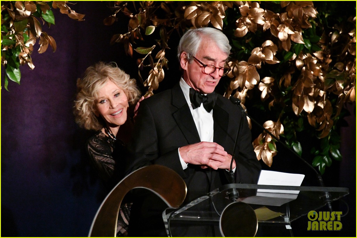 Grace & Frankie's Jane Fonda & Sam Waterston Share a Cute Moment at ...