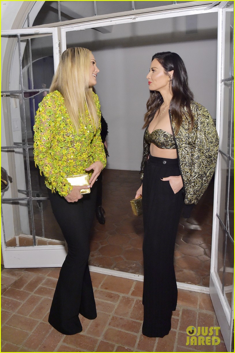 Kate Hudson Gets Support from Boyfriend Danny Fujikawa & Dad Kurt ...