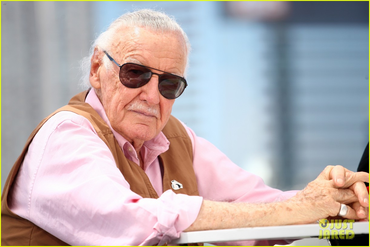 Celebrities React to Stan Lee's Death - Read the Tweets: Photo 4181178 ...
