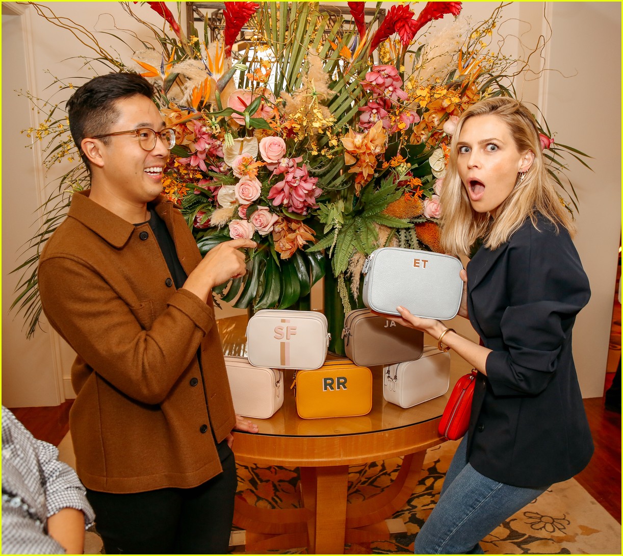 Katharine McPhee Supports Future Step-Daughters Sara & Erin Foster at ...