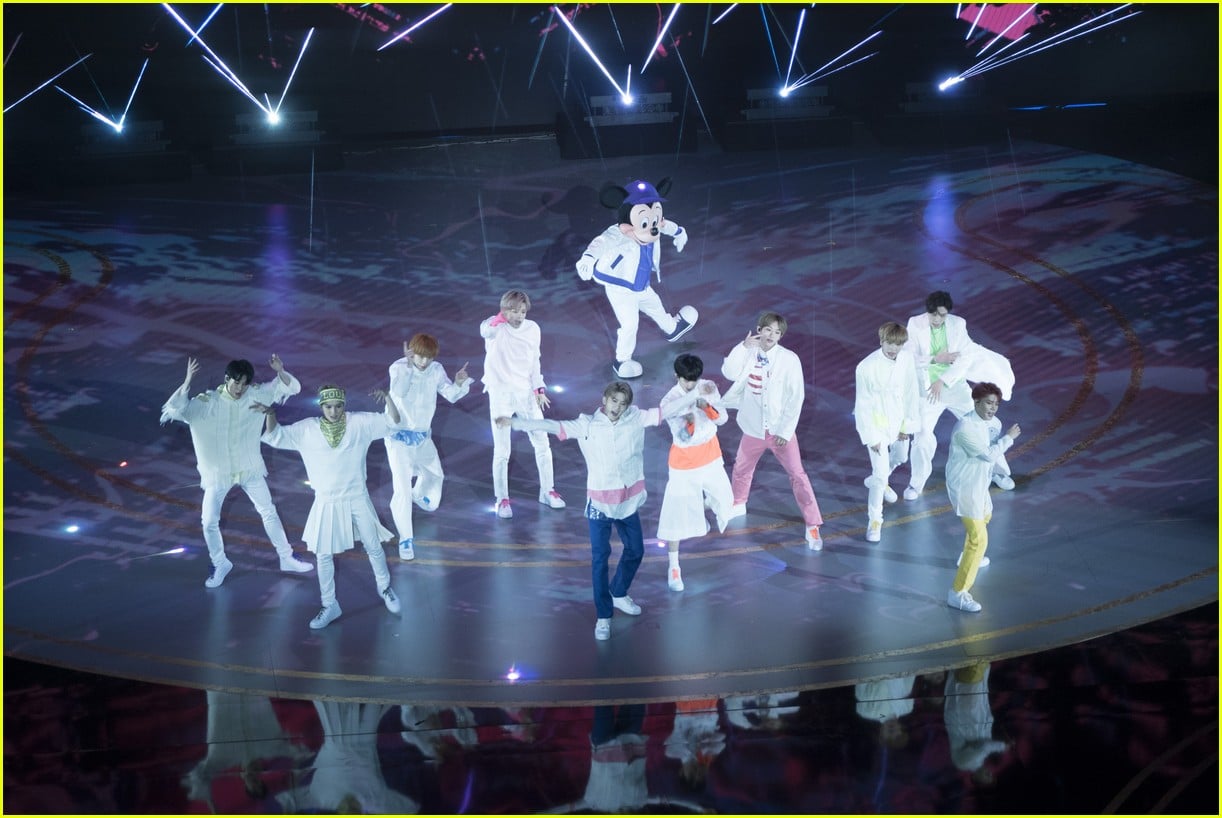 Mickey Mouse's 90th Spectacular - Performers & Celebrity Guest List ...