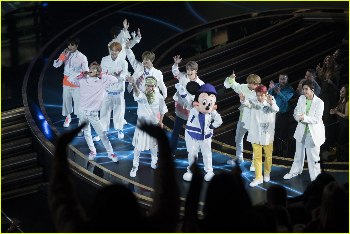 Mickey Mouse's 90th Spectacular - Performers & Celebrity Guest List ...