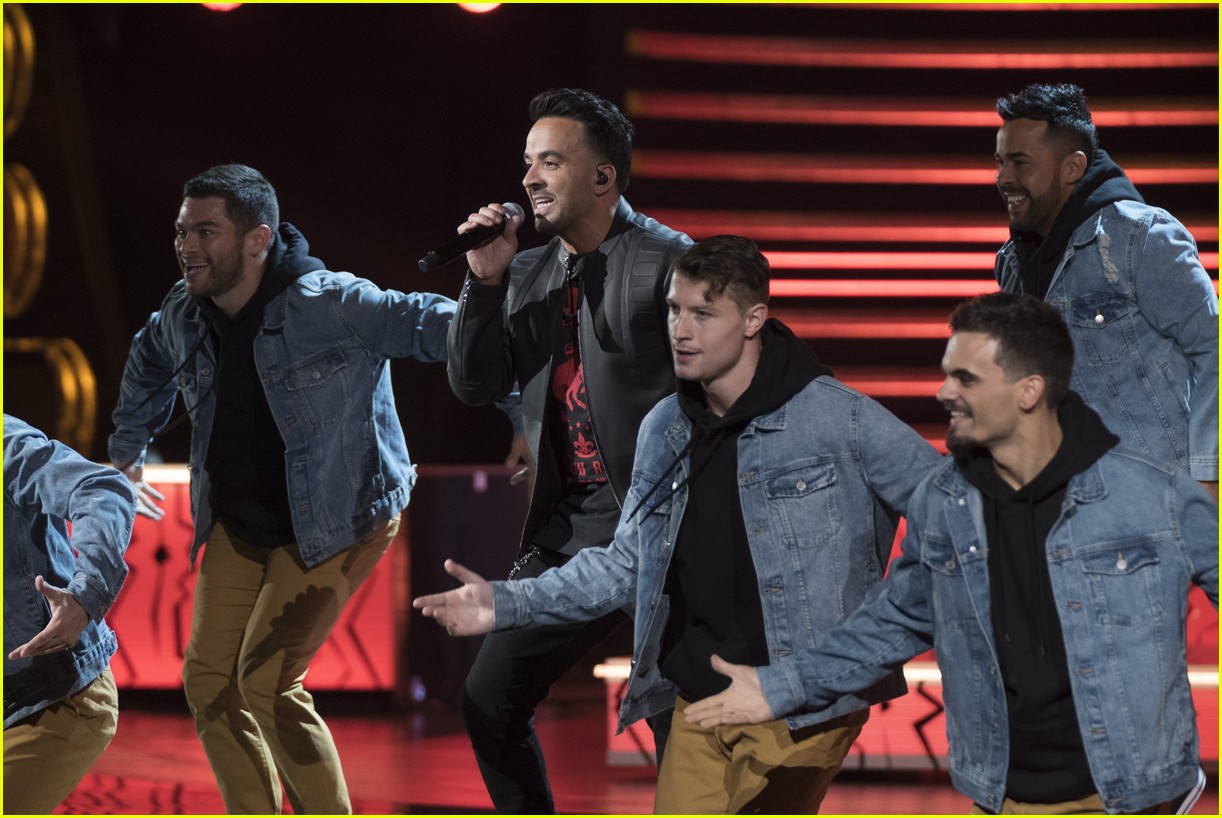 Mickey Mouse's 90th Spectacular - Performers & Celebrity Guest List ...