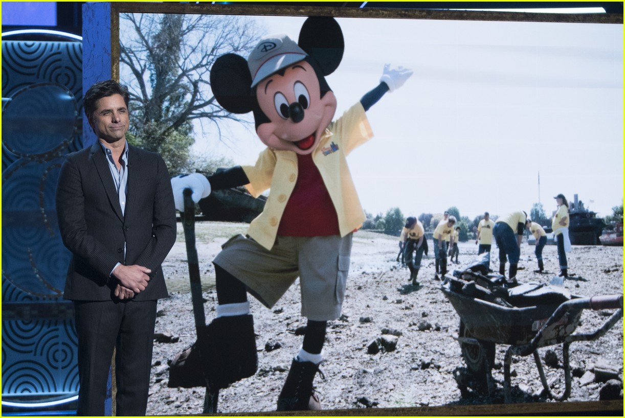 Mickey Mouse's 90th Spectacular - Performers & Celebrity Guest List ...