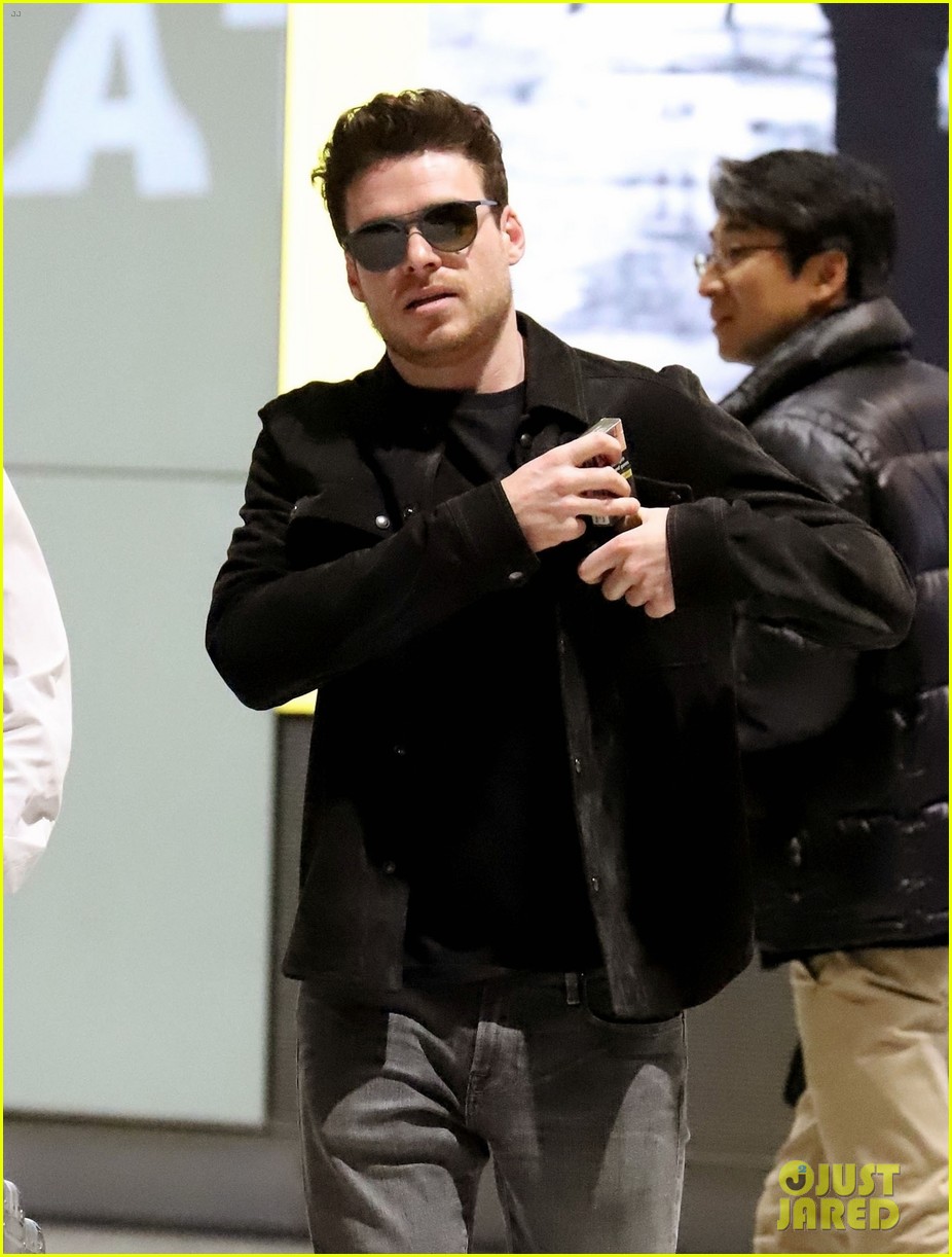'Bodyguard' Star Richard Madden Arrives in London!: Photo 4176885 ...