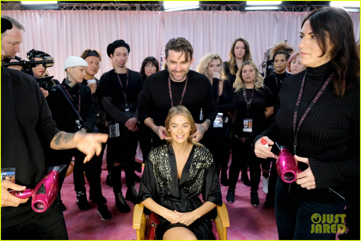 Victoria's Secret Models Get Hair & Makeup Done Backstage at Fashion ...