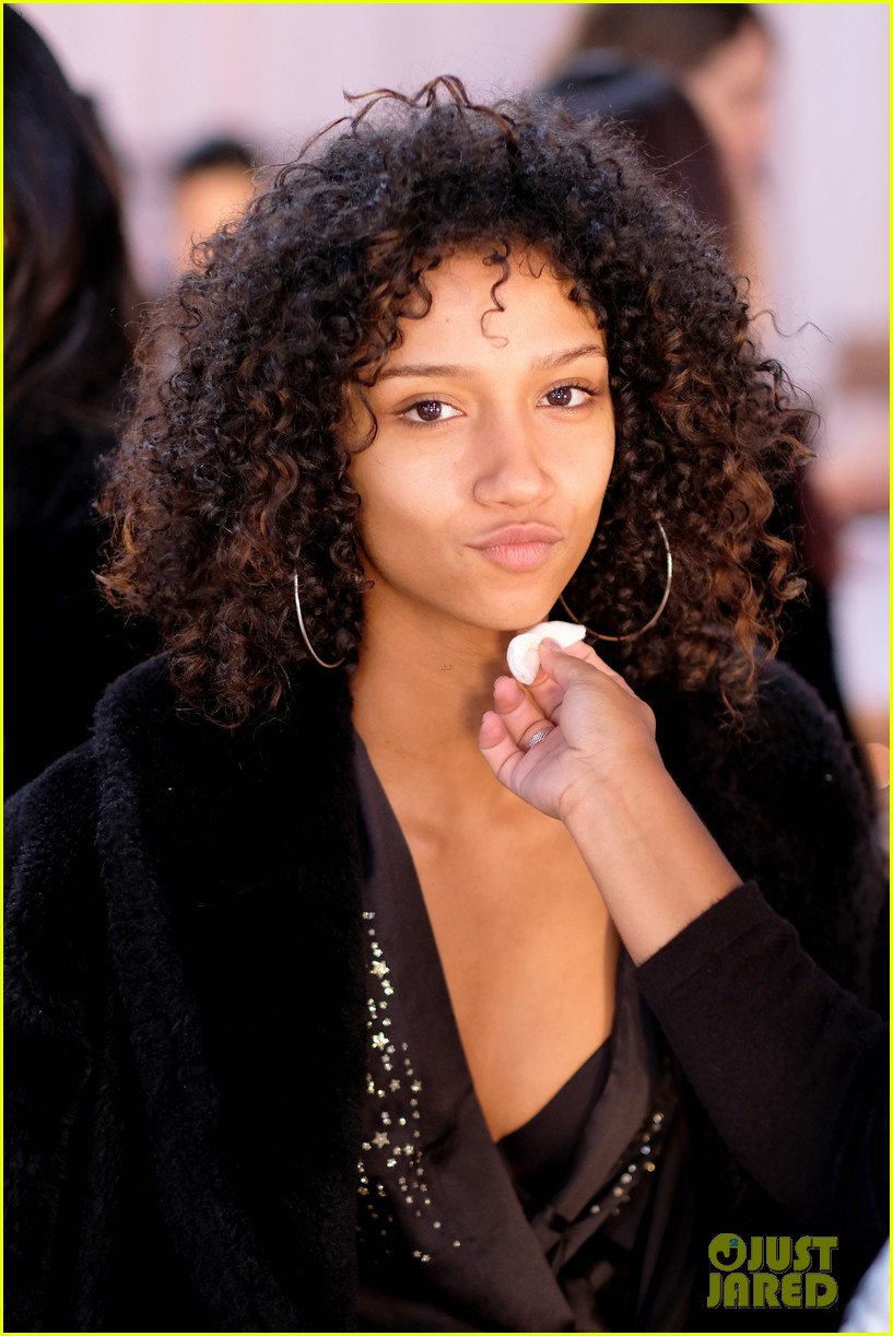 Victoria's Secret Models Get Hair & Makeup Done Backstage at Fashion ...