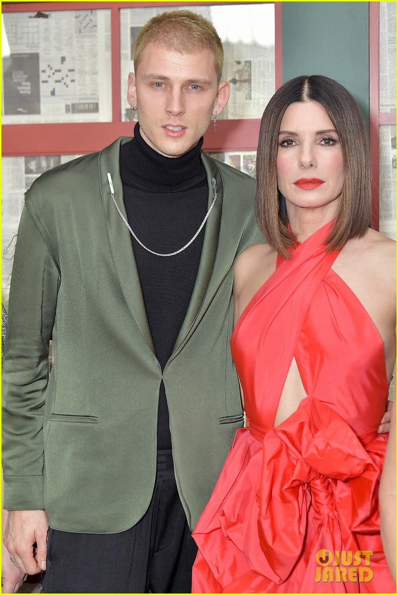 Sandra Bullock Stuns in Bold Red Gown at 'Bird Box' New York Screening ...