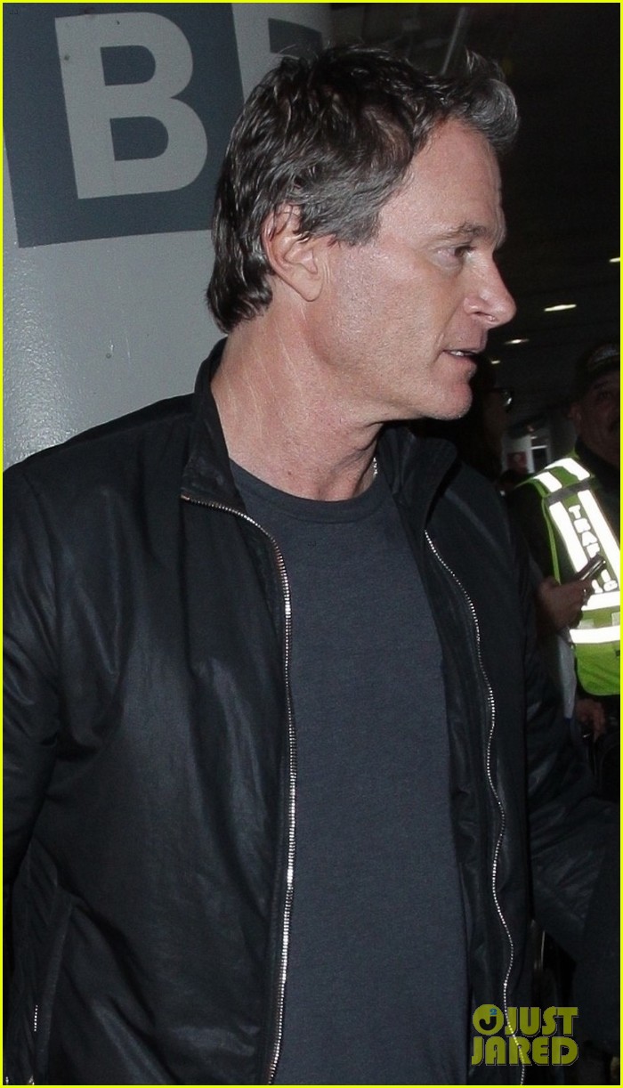 Cindy Crawford & Kids Kaia & Presley Gerber Jet Home From London ...