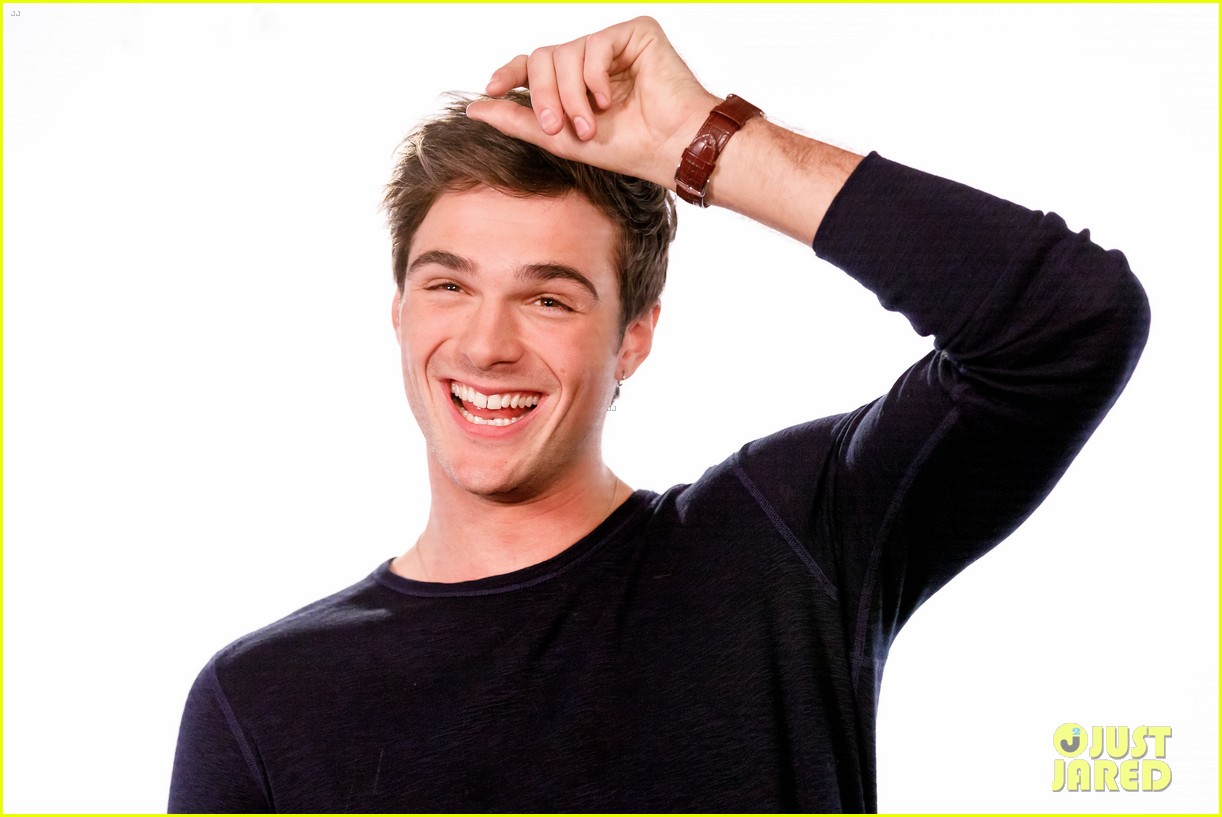 The Kissing Booth's Jacob Elordi Receives IMDb STARmeter Award!: Photo ...