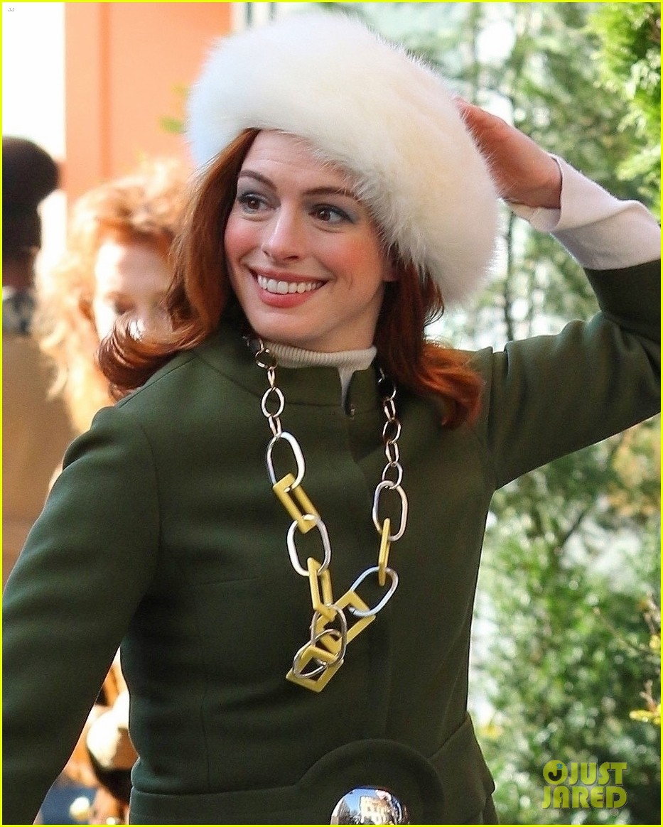 Anne Hathaway Wears Three Vintage Outfits for 'Modern Love': Photo ...