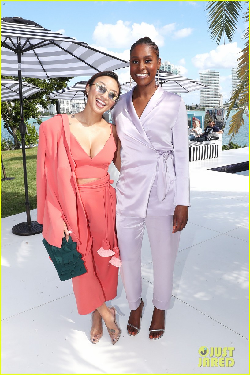 Issa Rae Soaks Up the Sun With Samsung at Art Basel!: Photo 4195266 ...