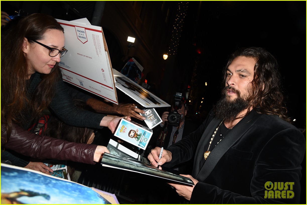 Jason Momoa Gets Support From Wife Lisa Bonet, Mom & Kids at 'Aquaman' LA Premiere!: Photo ...