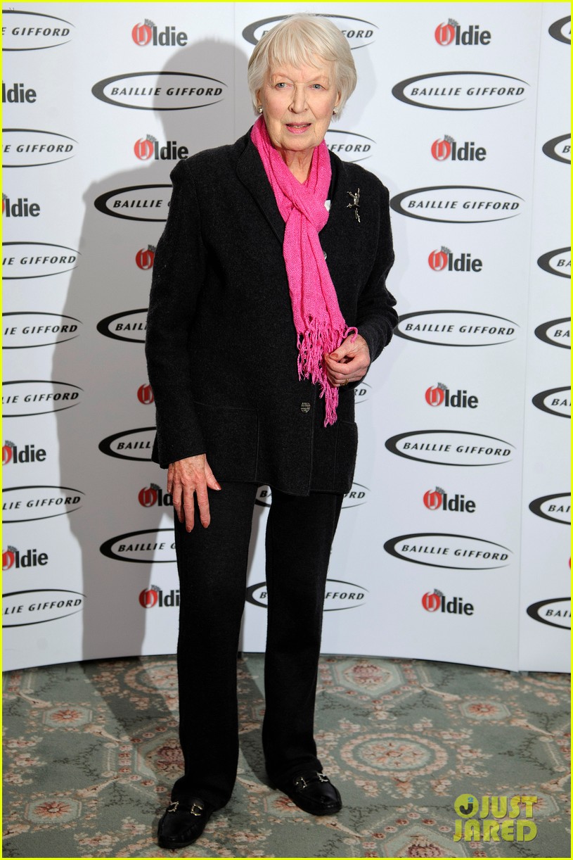 Dame June Whitfield Dead - 'Ab Fab' Actress Dies at 93: Photo 4203382 ...