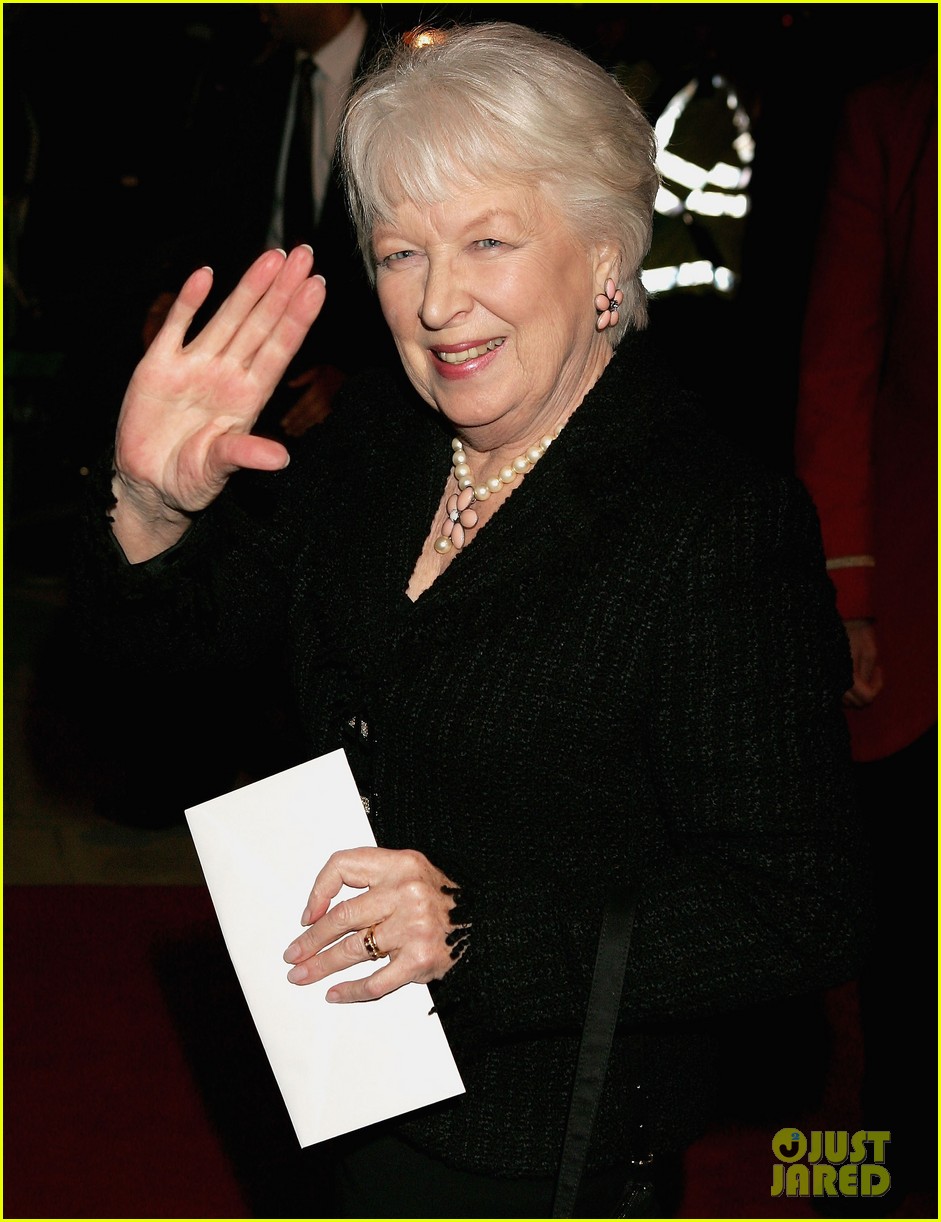 Dame June Whitfield Dead - 'Ab Fab' Actress Dies at 93: Photo 4203383 ...