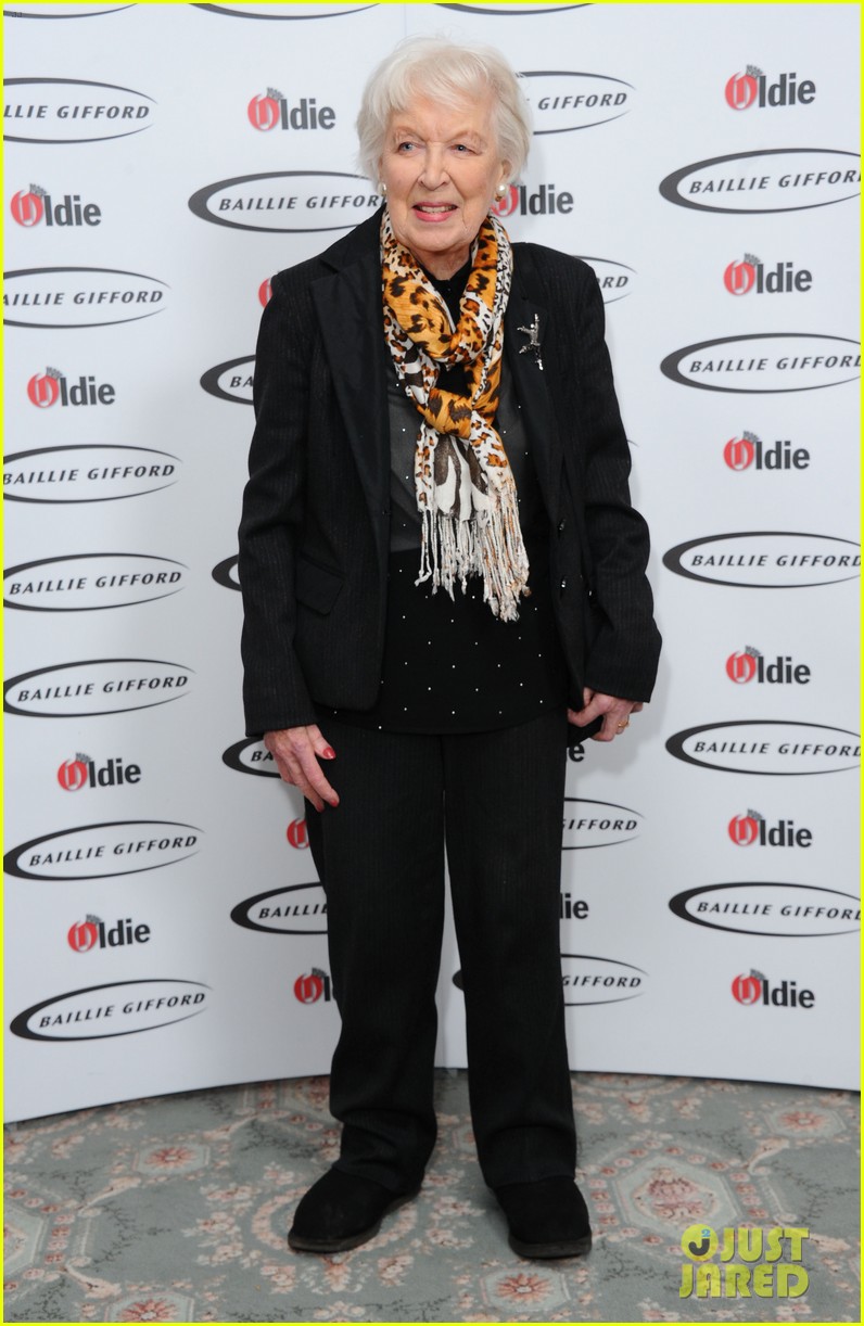 Dame June Whitfield Dead - 'Ab Fab' Actress Dies at 93: Photo 4203386 ...