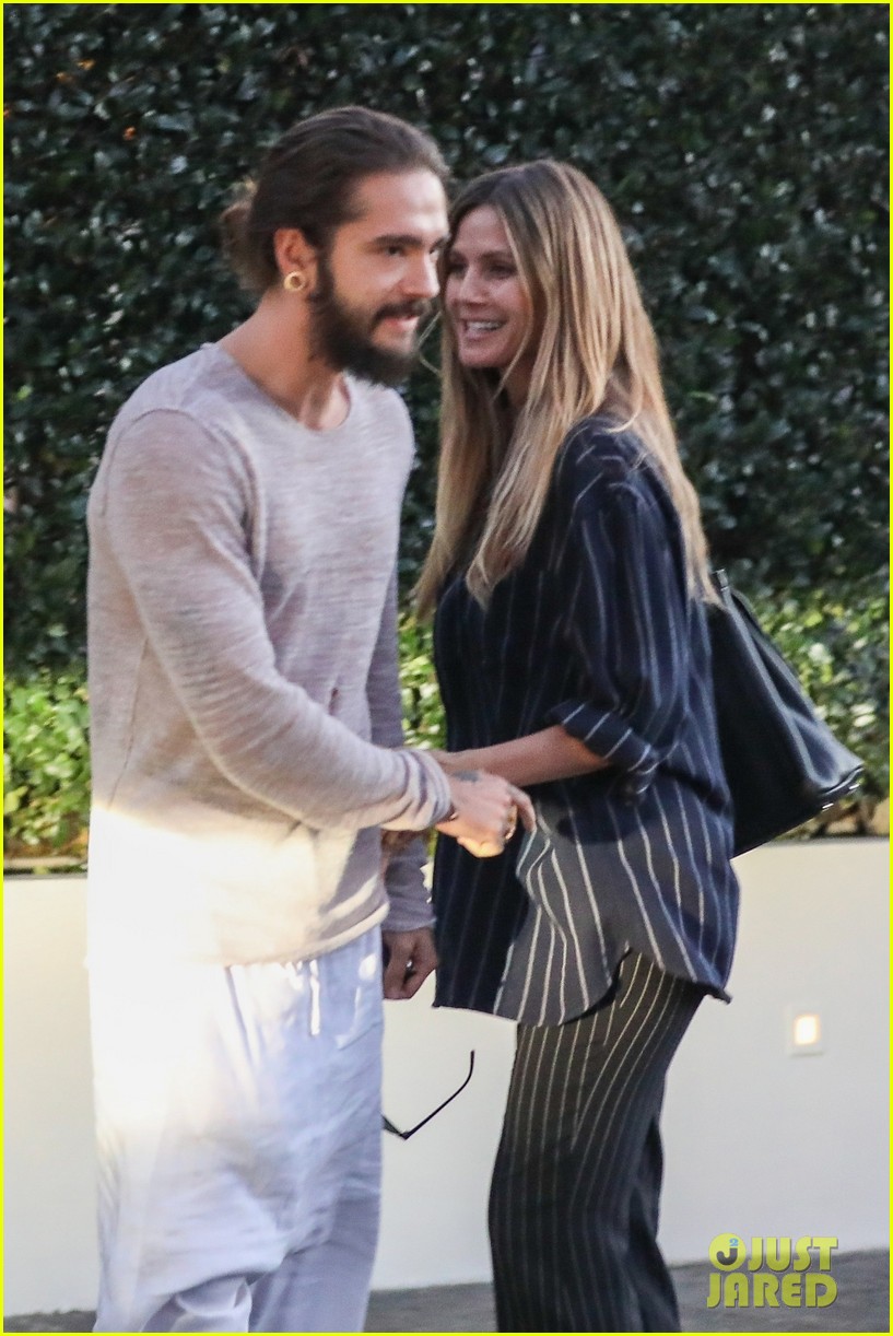 Heidi Klum & Tom Kaulitz Kiss, Share Playful Moment After Dinner ...