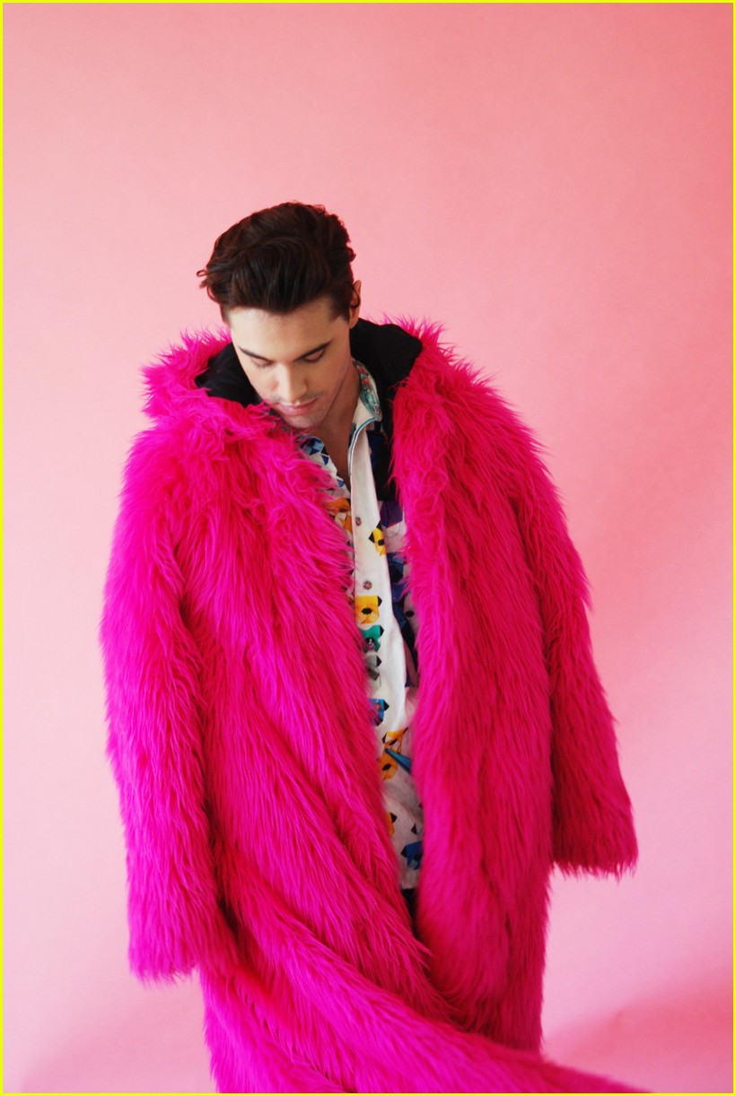 Ryan McCartan Shows Off His Abs in New Fashion Photo Shoot: Photo ...