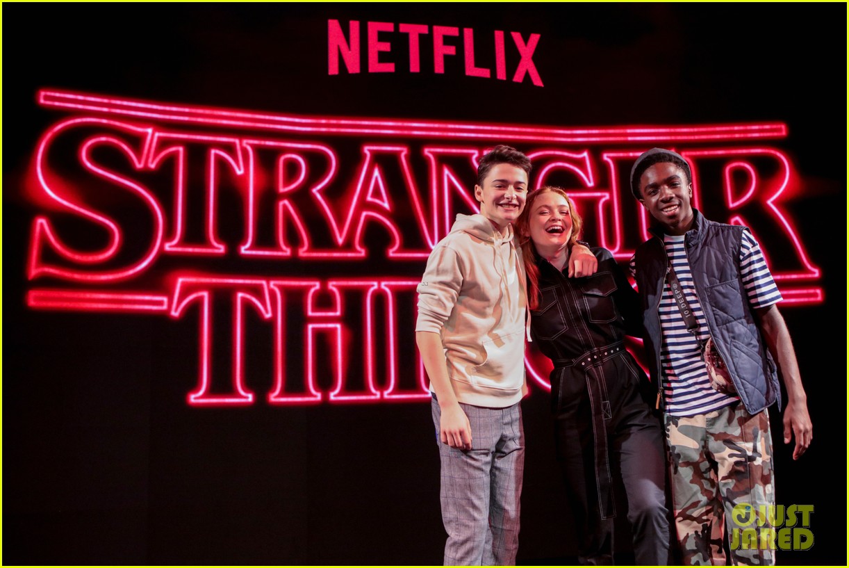 'Stranger Things' Cast Debuts New Season 3 Teaser During Comic Con ...