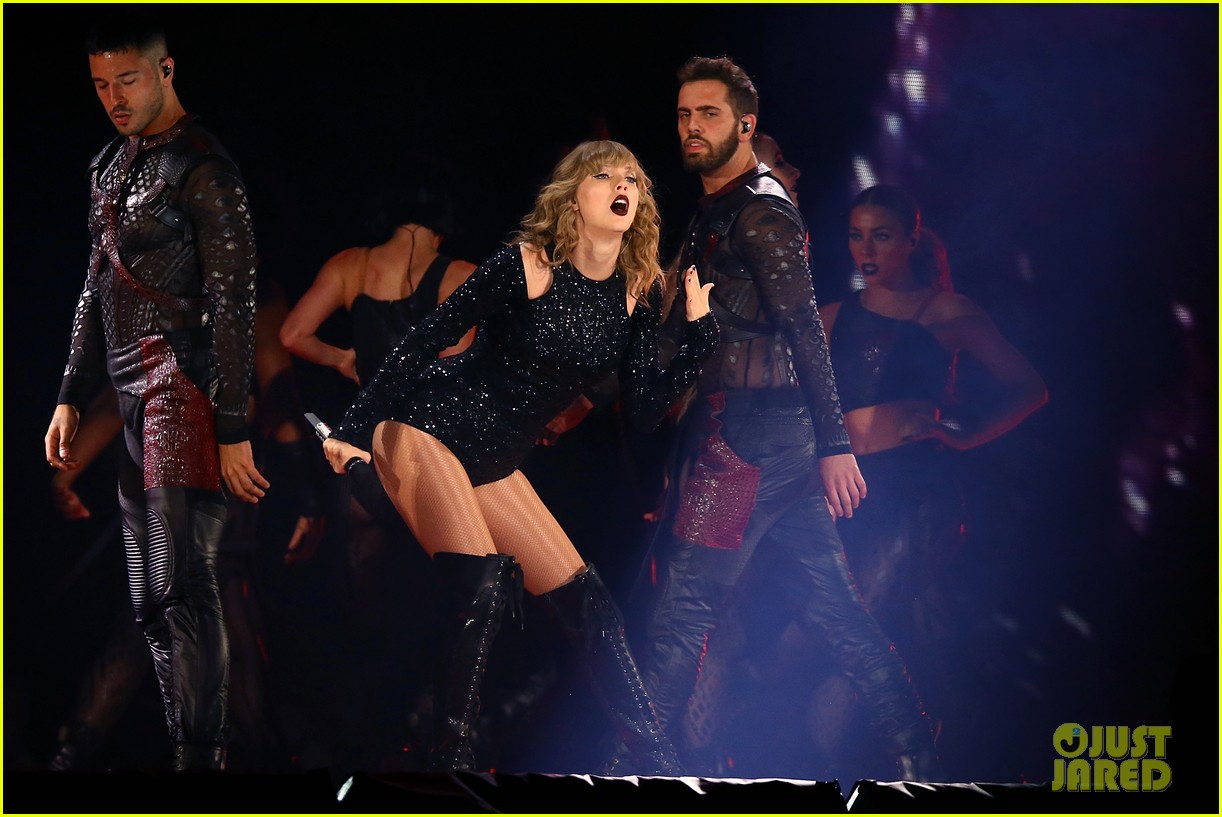 Taylor Swift: 'Reputation' Tour Set List for Netflix Movie!: Photo ...