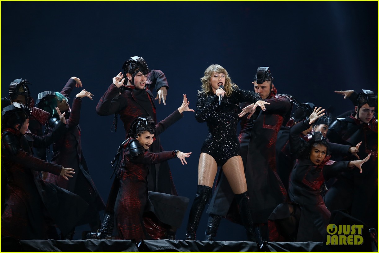 Taylor Swift: 'Reputation' Tour Set List for Netflix Movie!: Photo ...