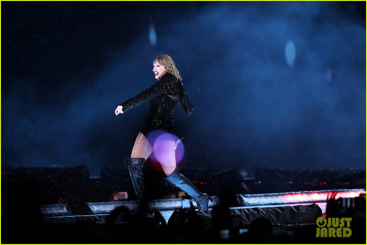 Taylor Swift: 'Reputation' Tour Set List for Netflix Movie!: Photo ...