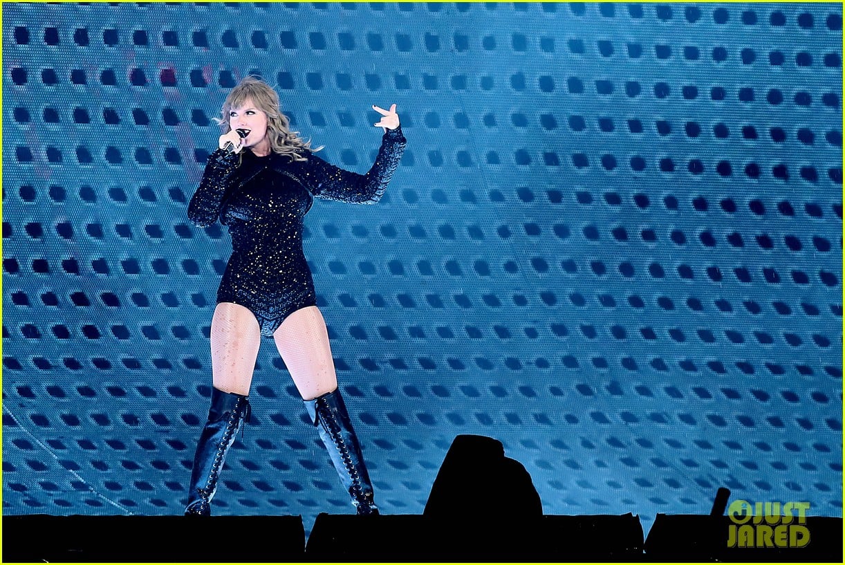 Taylor Swift: 'Reputation' Tour Set List for Netflix Movie!: Photo ...