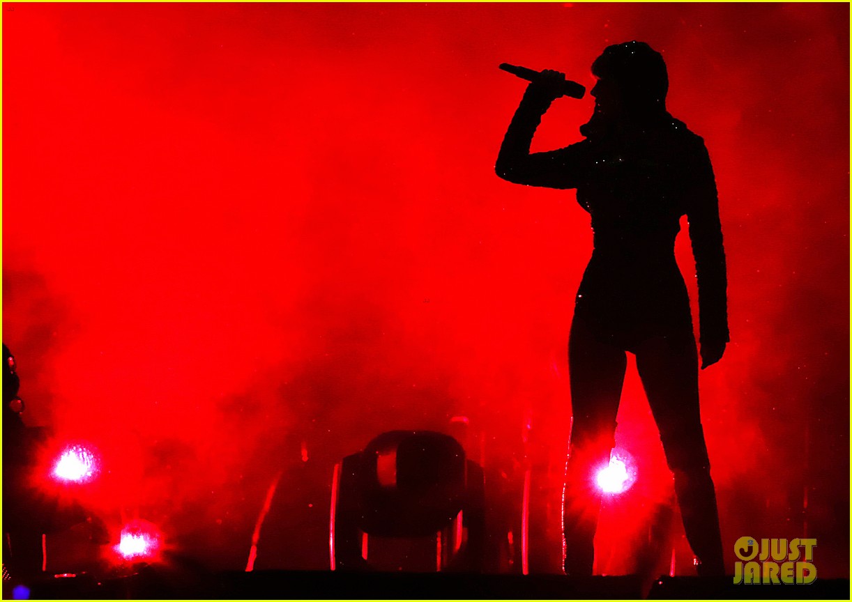 Taylor Swift: 'Reputation' Tour Set List for Netflix Movie!: Photo ...