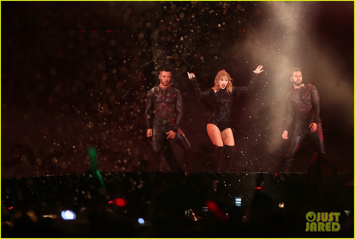 Taylor Swift: 'Reputation' Tour Set List for Netflix Movie!: Photo ...