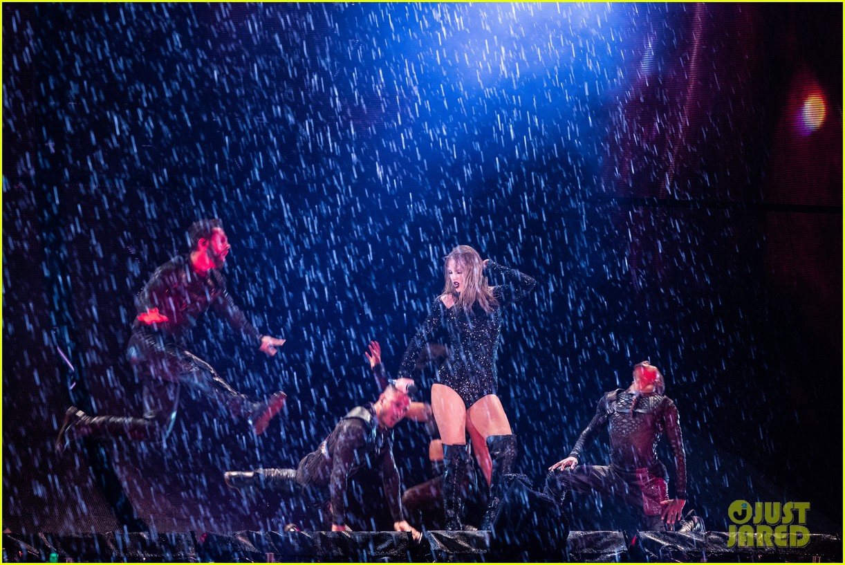 Taylor Swift: 'Reputation' Tour Set List for Netflix Movie!: Photo ...