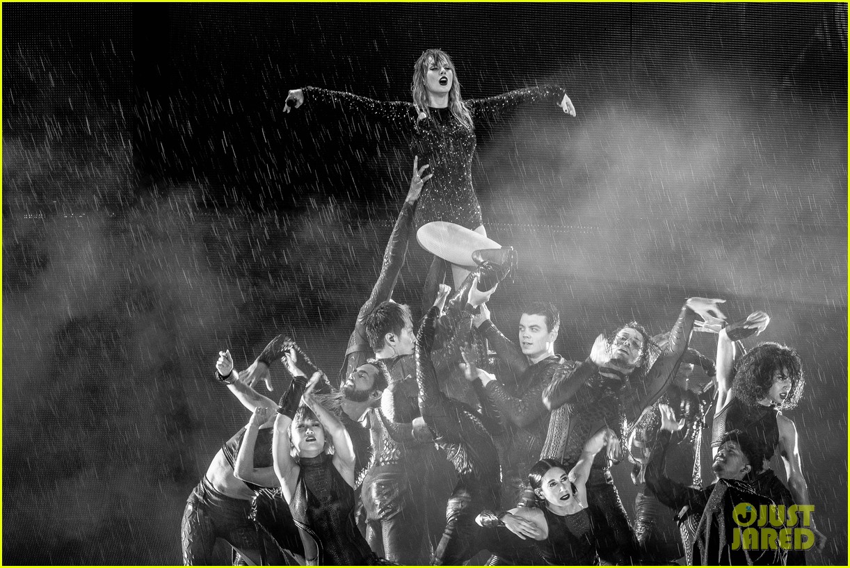 Taylor Swift: 'Reputation' Tour Set List for Netflix Movie!: Photo ...