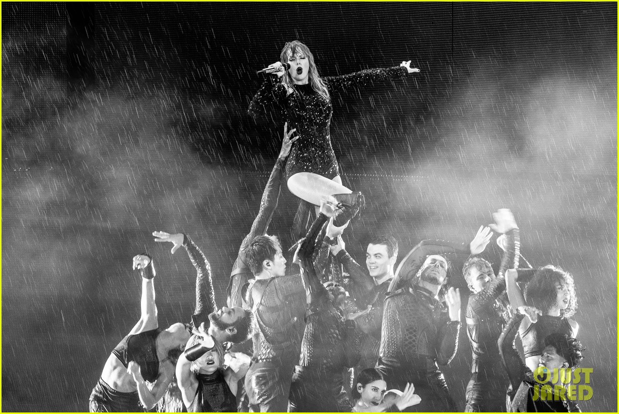 Taylor Swift: 'Reputation' Tour Set List for Netflix Movie!: Photo ...