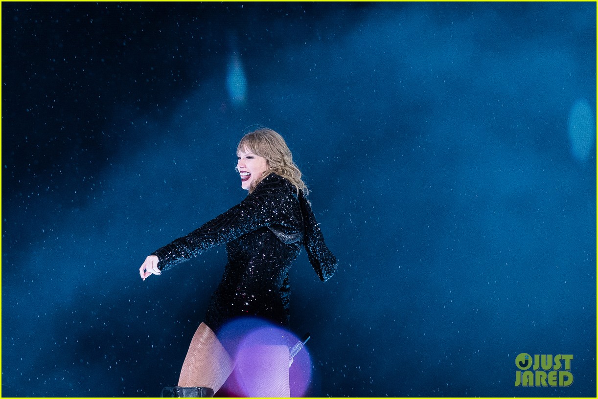 Taylor Swift: 'Reputation' Tour Set List for Netflix Movie!: Photo ...