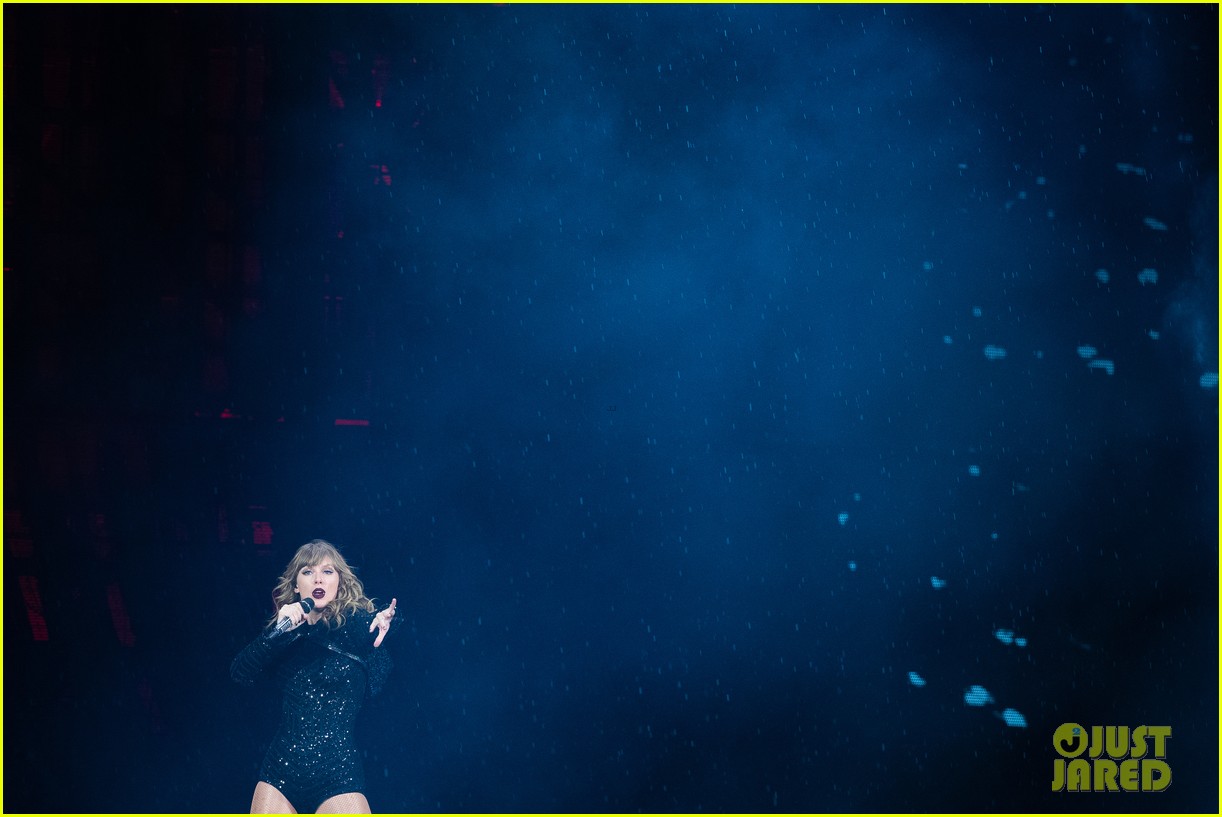 Taylor Swift: 'Reputation' Tour Set List for Netflix Movie!: Photo ...