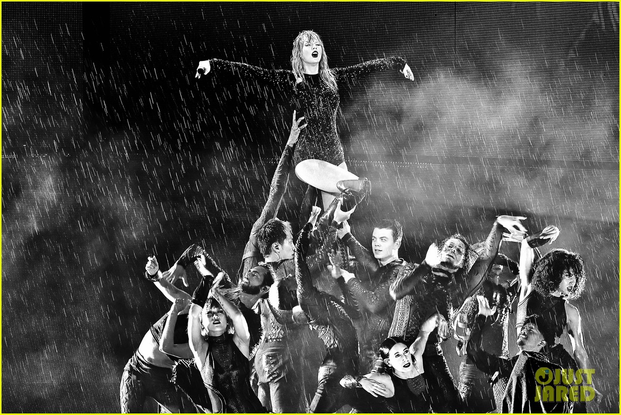 Taylor Swift: 'Reputation' Tour Set List for Netflix Movie!: Photo ...
