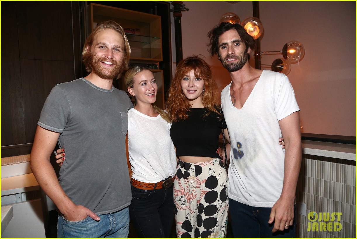 Wyatt Russell & Meredith Hagner Are Officially Engaged!: Photo 4203331 ...