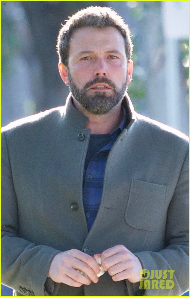 Ben Affleck Steps Out for Solo Lunch in Los Angeles: Photo 4216197 ...