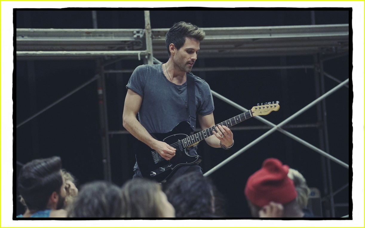 Rent Live's Brennin Hunt Reveals How He Relates to Roger: Photo 4217747 ...