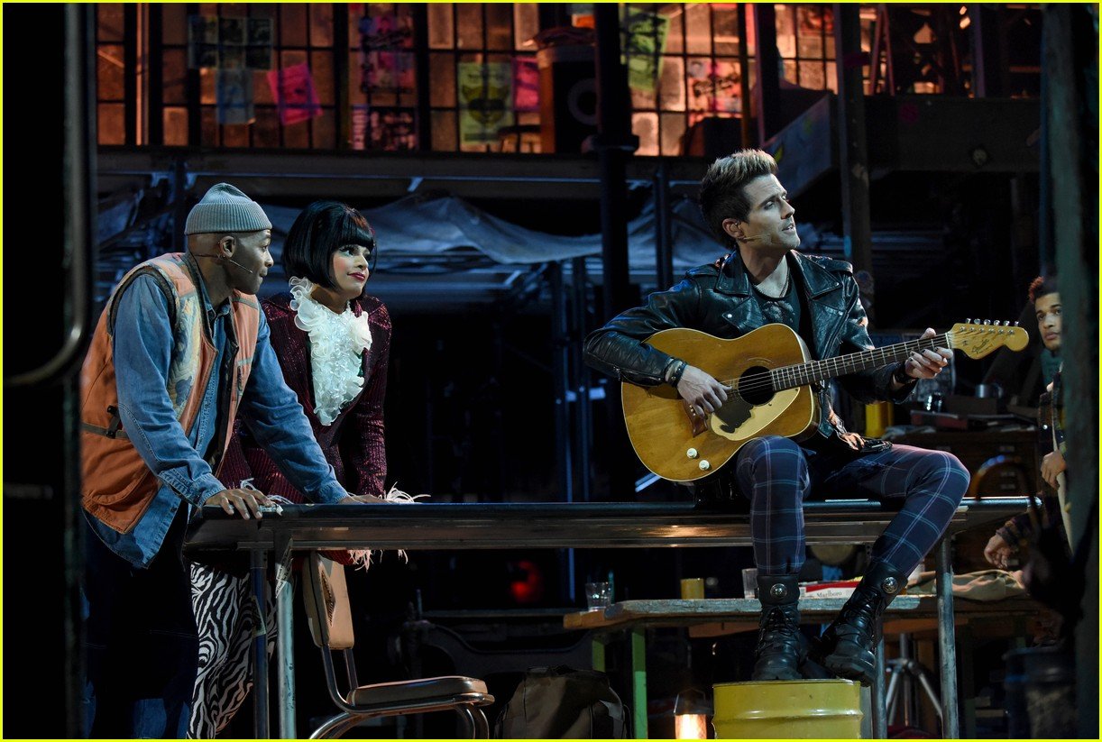 Rent Live's Brennin Hunt Reveals How He Broke His Foot: Photo 4219274 ...