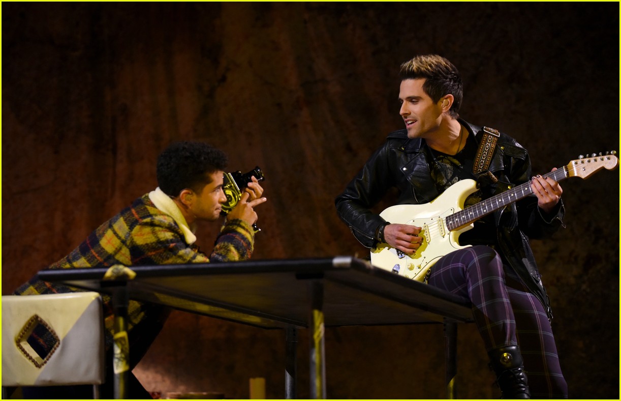 Rent Live's Brennin Hunt Reveals How He Broke His Foot: Photo 4219276 ...