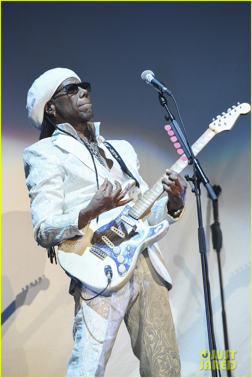 Cher Kicks Off 'Here We Go Again' Tour With Some Epic Outfits!: Photo ...