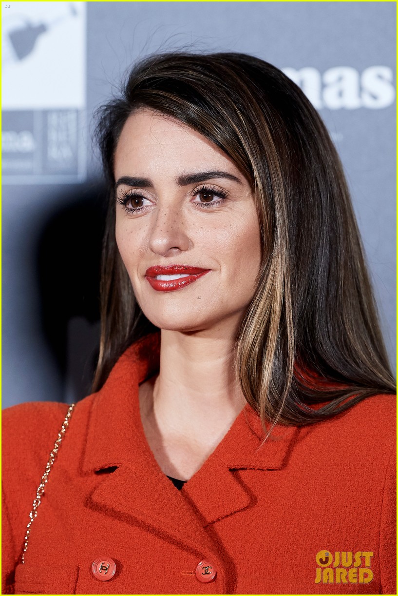 Penelope Cruz Rocks Leather Pants for Dias de Cine Awards in Madrid ...