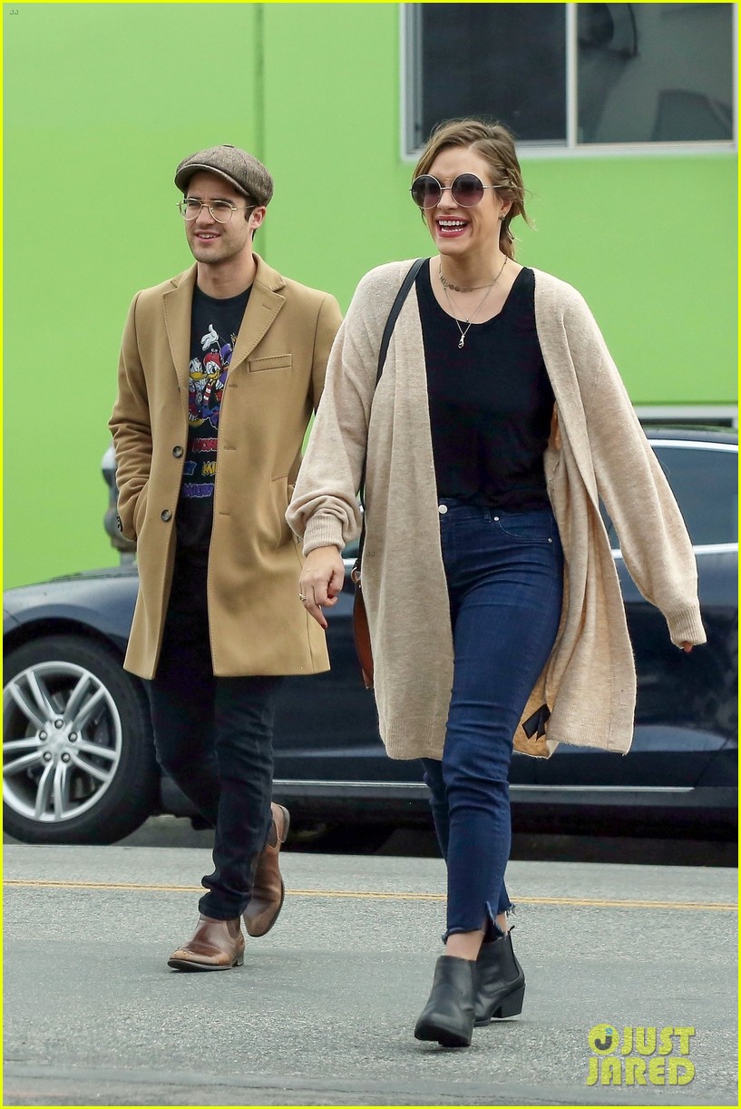 Darren Criss & Fiancee Mia Swier Grab Lunch With Parents After Golden ...