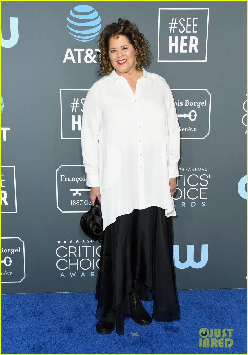 Laura Dern & Carrie Coon Attend Critics' Choice Awards 2019: Photo ...
