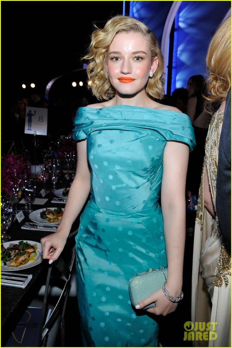 Julia Garner Looks So Pretty Arriving at SAG Awards 2019: Photo 4218274 ...