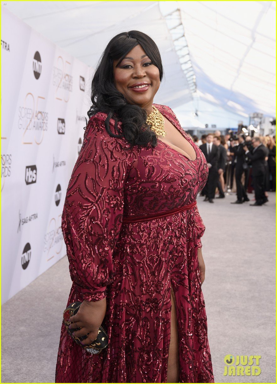 Betty Gilpin & 'Glow' Cast Celebrate at SAG Awards 2019: Photo 4218609 ...