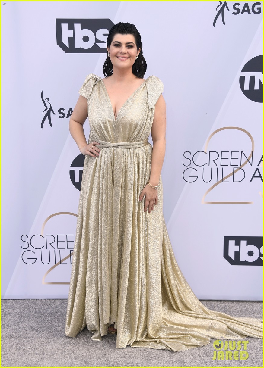 Betty Gilpin & 'Glow' Cast Celebrate at SAG Awards 2019: Photo 4218618 ...